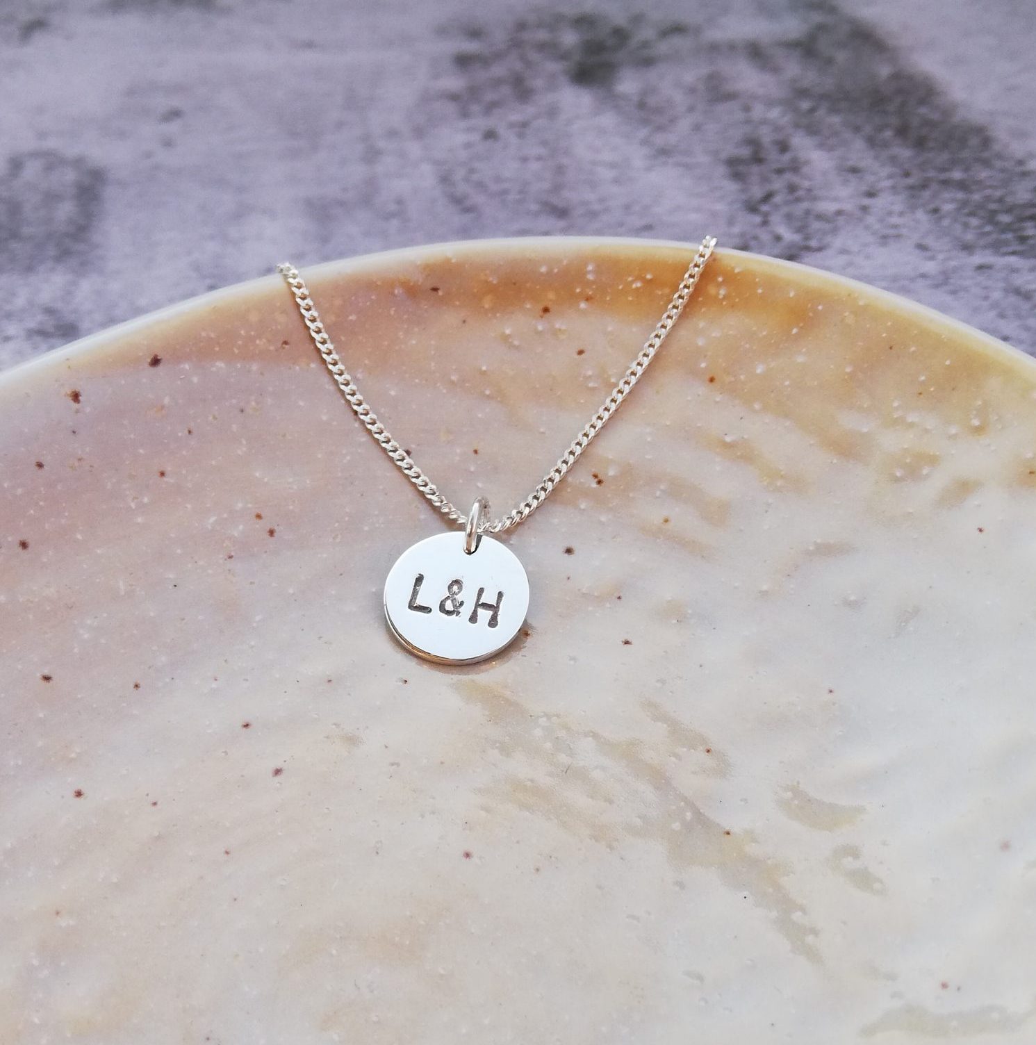 Disc on chain – Decor Gems